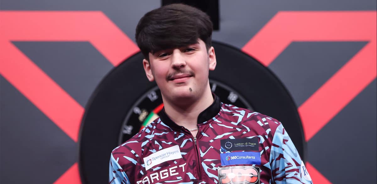 Baysal beats Lawrie to win Winmau Junior World Masters in Milton Keynes ...